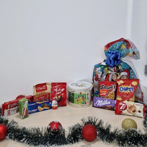 Novogodišnji slatki paketić za dečake, 1-3g | ePonuda.com