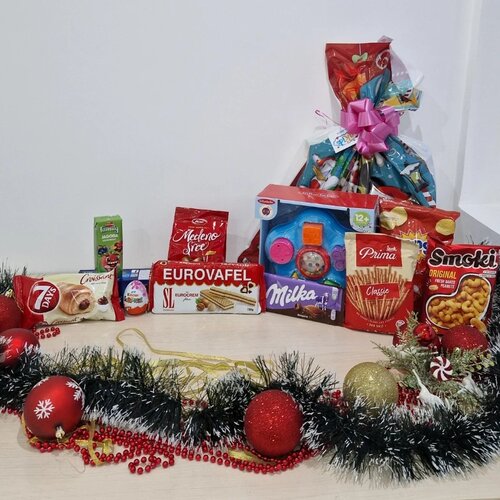 Novogodišnji slatki paketić za devojčice, 1-3g | ePonuda.com