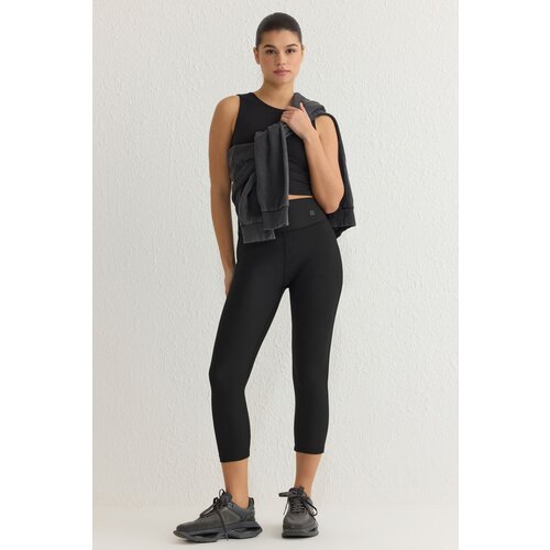 Trendyol Black Reflective Print Detail Capri Length Knitted Sports ...