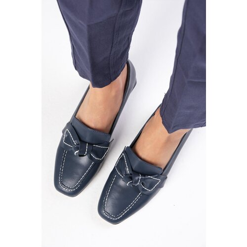Mio Gusto Viola Navy Blue Color Blunt Toe Women's Short Heeled Shoes ...